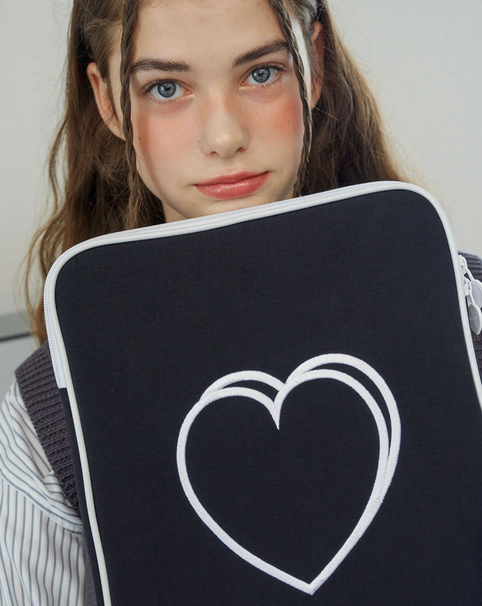 [MAZZZZY] Signature Heart Pad Pouch – Ohue
